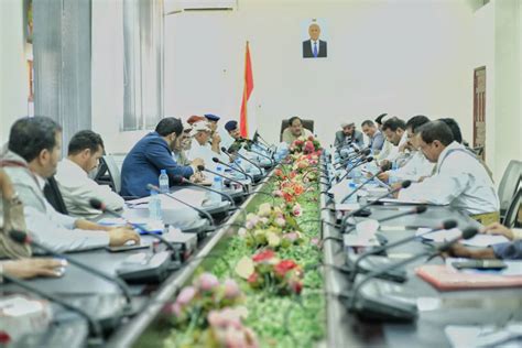 محافظة مأرب تنفيذي مأرب يناقش تقارير أداء عدد من المكاتب وانتشار حمى