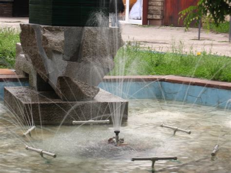 Фонтани САВЕКС ЕООД Проектиране и изграждане на ВиК басейни поливни системи помпени