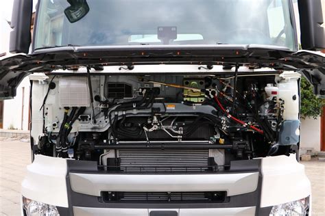 图广汽日野 700智臻重卡 560马力 6X4牵引车 国六 YC4250SSZZK6 实拍图片 1519631 卡车之家