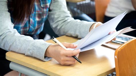 МОН публикува верните отговори от НВО по математика за 10 клас