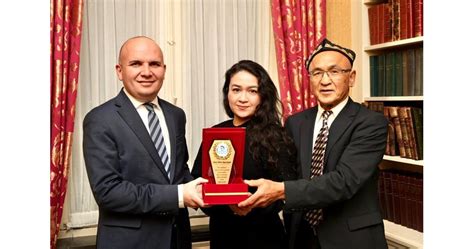 Илхан Кючюк с награда за защита на човешките права