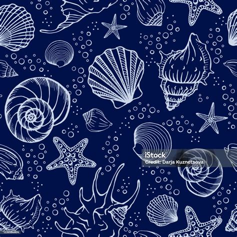 조개 불가사리와 원활한 패턴 해양 배경입니다 스케치 스타일로 손으로 그린 벡터 일러스트레이션 인사말 초대장 색칠 공부 책 섬유 결혼식 및 웹 디자인에 적합합니다 고풍스런에