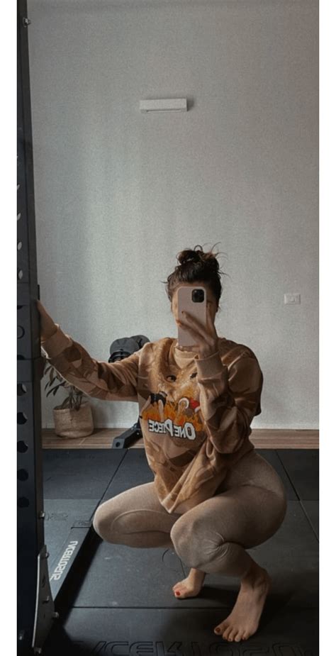 Esmeralda Morichelli Da Sborrarli Tutti Quei Piedi R Italian Girl Feet