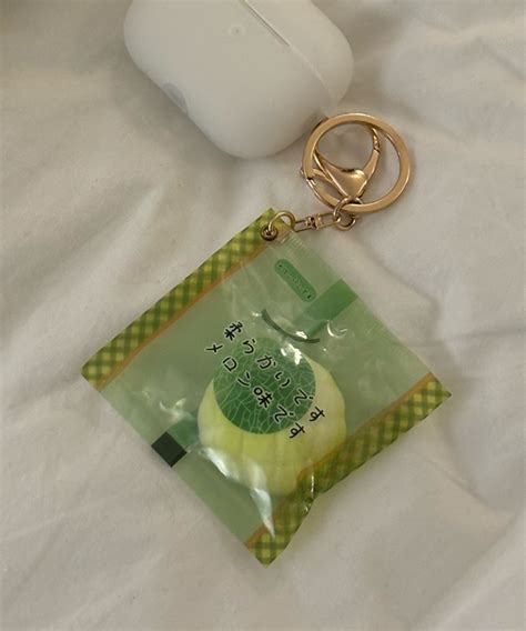 말랑말랑 귀여운 메론빵 에어팟 가방 차키 열쇠고리 우정 커플 키링 백참 에이블리