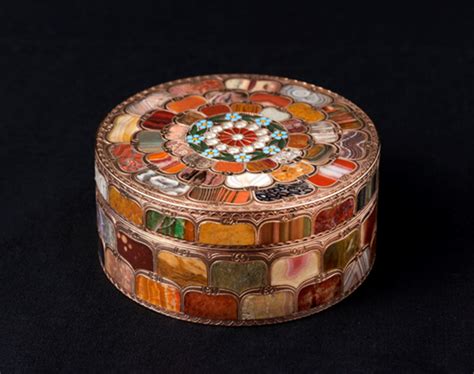 Paris Luxe De Poche Petits Objets Précieux Au Siècle Des Lumières