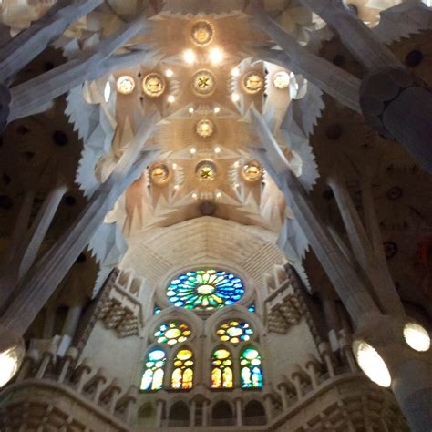 Саграда Фамилия: где находится и что посмотреть рядом