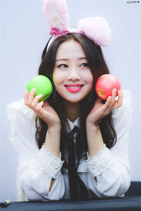 Fy Loona Sooyoung Odd Eyes Kpop Girl Groups