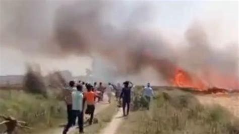 महराजगंज अज्ञात कारणों से लगी आग 20 एकड़ गेहूं की खड़ी फसल जलकर हुई खाक Video Dailymotion