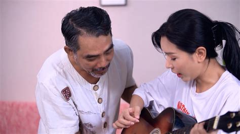 Em G I B N Th N L Y Ti N N Ng I I N Tho I Ghi N Tv Youtube