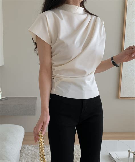 더블유먼트 주문폭주🎉일반기모ver단독기획💜반목 셔링 사선 크롭 반팔 반소매 프릴 쉬폰 주름 블라우스 티 티셔츠 정장 하객룩 격식 오피스룩 럭셔리 페미닌 러블리 가을