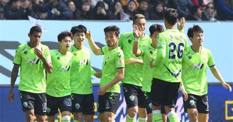 포토 동점골 성공시키는 전북 임선영