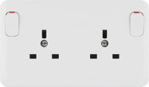 MK Logic Plus Single Socket K2757 WHI DP 13A 1 Gang In White With Inherent Antimicrobial