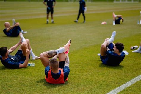 Збірна України провела перше тренування в Канаді ФОТО ᐉ Ua Футбол