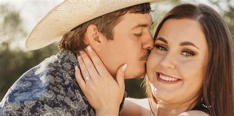 Allison Gill And Logan Lemleys Wedding Website The Knot