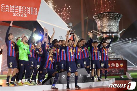 가비 활약 앞세운 바르셀로나 R 마드리드 꺾고 수페르코파 우승 네이트 스포츠