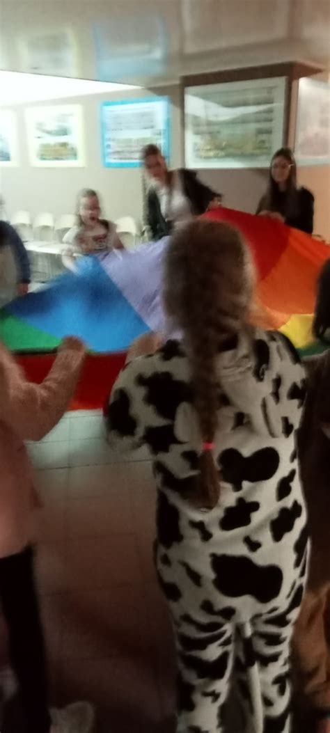 Akcja Szkolnego Koła Wolontariatu Szkoła Podstawowa Nr 5 Im Zofii Niedziałkowskiej W Ostrołęce