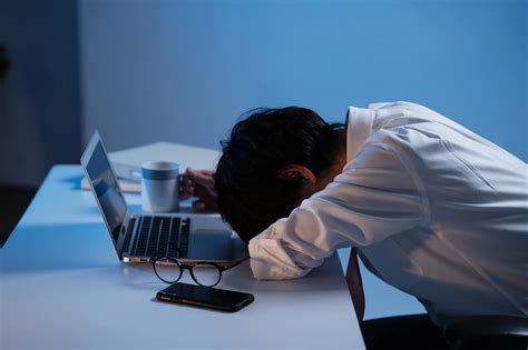 うつ病の症状10選！具体的な事例や特徴とともに症状を徹底解説！ 【公式】新宿うるおいこころのクリニック 新宿の心療内科・精神科 東京