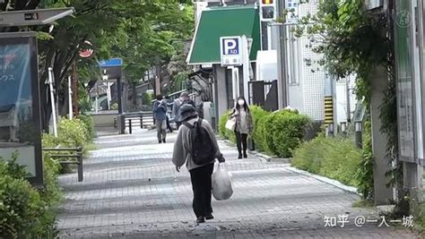 日本52岁女子啃老35年，不上班、不出门、不社交，直到91岁父亲去世，留下催泪遗言：无论如何，请原谅我！ 知乎