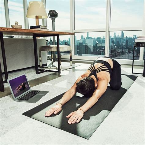 The Best Streaming Workouts To Break A Sweat When You Cant Hit The Gym