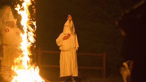 El Ku Klux Klan Por Dentro Esvásticas Pósters De Hitler Y Mucho Fuego