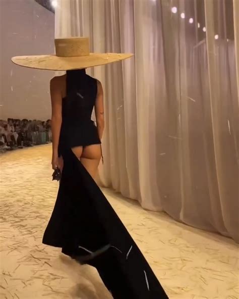 Vittoria Ceretti Flaunts Her Sexy At Jacquemus Fashion Show Photos The Fappening