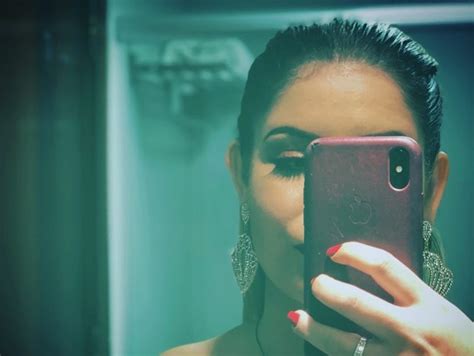 De Topless Marília Mendonça Posta Selfie E Recebe Elogio De Ivete