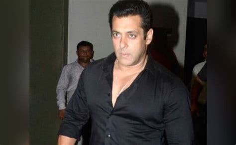 Viral Salman Khan Snatches Phone From Fan Trying To Take Unauthorized