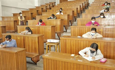 ပခုက္ကူတက္ကသိုလ်၌ ၇၅ နှစ်မြောက် စိန်ရတုပြည်ထောင်စုနေ့ကို ဂုဏ်ပြုကြိုဆိုသောအားဖြင့် စာစီစာကုံးန