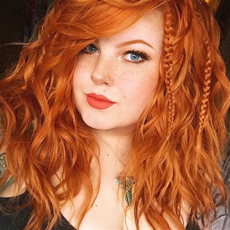 Pretty Redhead Redhead Girl Perfect Redhead Feathered Hairstyles Girl Hairstyles Redhead