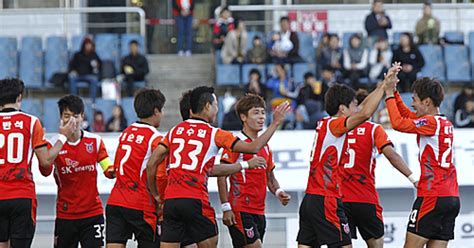 기뻐하는 제주유나이티드 선수들