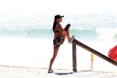 Ego Anna Lima Se Exercita E Mostra Boa Forma Aos 43 Anos Notícias De Famosos