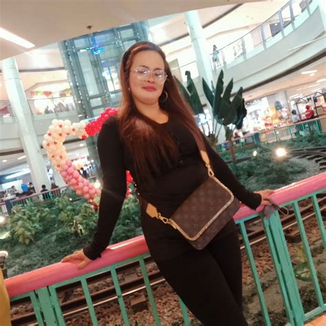 Jerlyn Gambito Caldozo