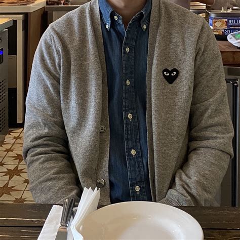 꼼데가디건 Kream