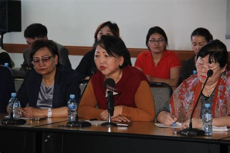 ЭРҮҮЛ МЭНДИЙН ТУСЛАМЖ ҮЙЛЧИЛГЭЭГ САЙЖРУУЛАХ ТУХАЙ САЛБАРЫН МЭРГЭЖИЛТНҮҮД ЗӨВЛӨЛДӨВ