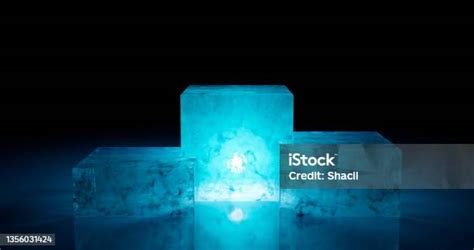 3d 렌더링 네온 빛의 어두운 배경에 직사각형 푸른 얼음의 단단한 조각으로 만든 연단 또는 스탠드 스튜디오에 대한 배경 강단에 대한 스톡 사진 및 기타 이미지 Istock
