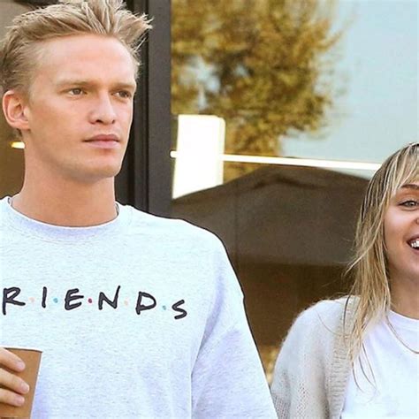 Miley Cyrus Se Burló De Su Matrimonio Con Liam Hemsworth Con Este