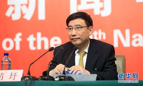苗圩代表發展智能製造 加快建設製造強國和網絡強國 香港文匯網