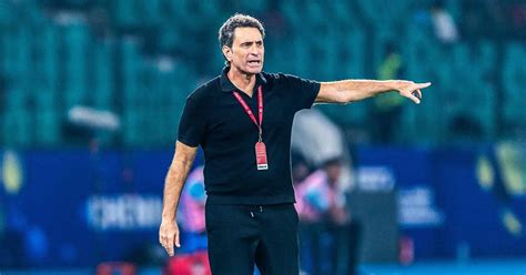 Jose Molina অতিরিক্ত আত্মবিশ্বাসই কাল হল মোলিনা বাহিনীর