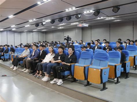 青春向团·梦想起航：我校举行2023年上半年入团积极分子培训班开班仪式暨开班第一讲新闻动态郑州工商学院团委