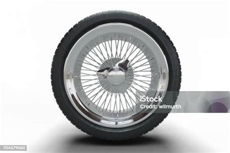 스포크가 있는 타이어와 합금 림이 있는 3d 렌더링 자동차 휠흰색 배경에 고립 타이어에 대한 스톡 사진 및 기타 이미지 타이어 컷아웃 가장자리 Istock