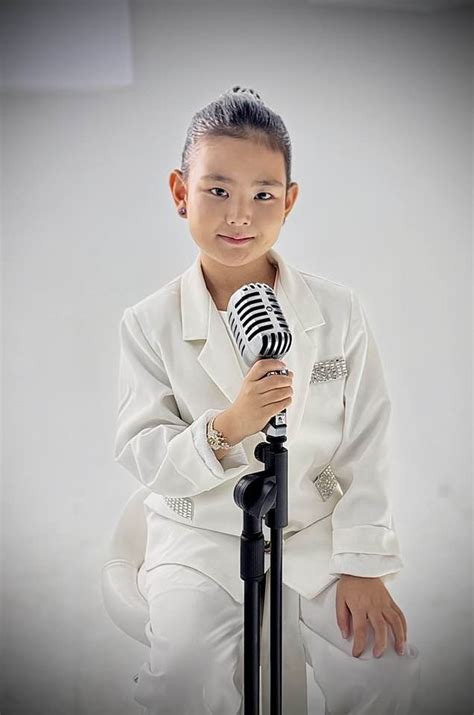 Дуучин Авьяаслаг хөөрхөн охиндоо 🎂төрсөн өдрийн мэнд 🎂хүргэе Төрсөн өдөр гээд хөөрөөд л