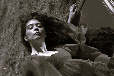 Unplugged Lounge Conversations With Liadh