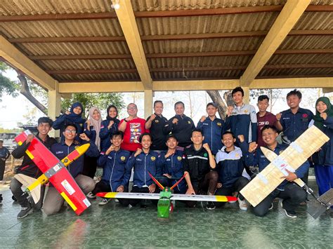 Tim Robot Unesa Juara Krti Wilayah Dan Lolos Tingkat Nasional Pawarta Jawa Timur