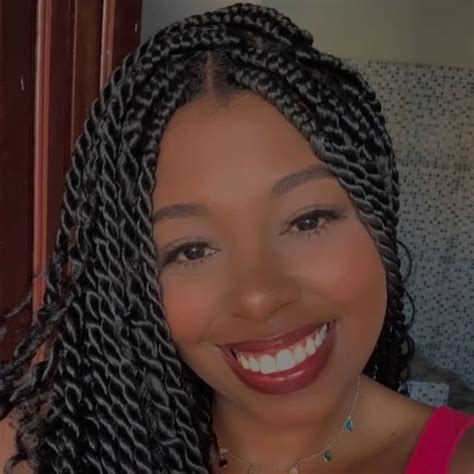 Laura Lauraamerica Threads Say More