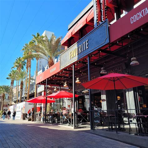 The Best Deals At Favorite Bistro American French Restaurant On The Linq Promenade In Las Vegas
