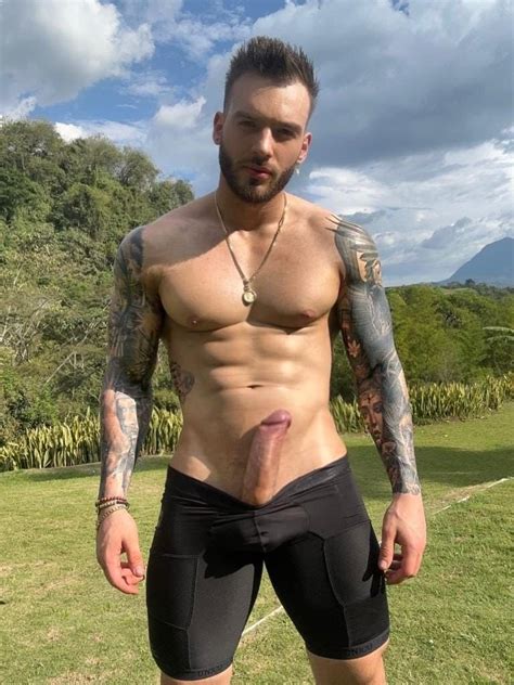 Oliver Colt Hung Set Photo BoyFriendTV