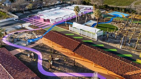 Kadre Architects Creates Colourful Transitional Housing In California Desert