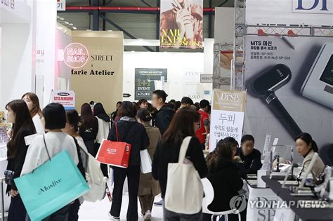 북적이는 서울네일엑스포 연합뉴스