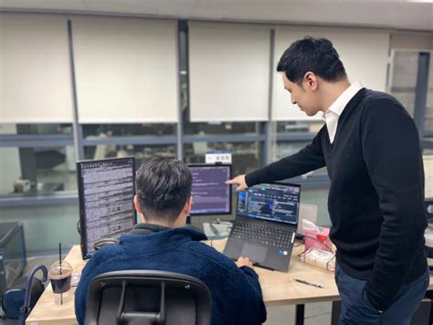 [비바100] “api·빅데이터 기술로 명품을 합리적인 가격에” 브릿지경제