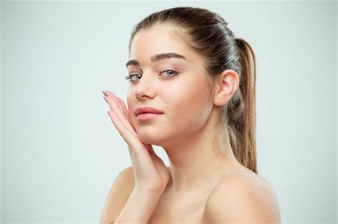 Visage De Belle Fille Une Peau Parfaite Photo Gratuite